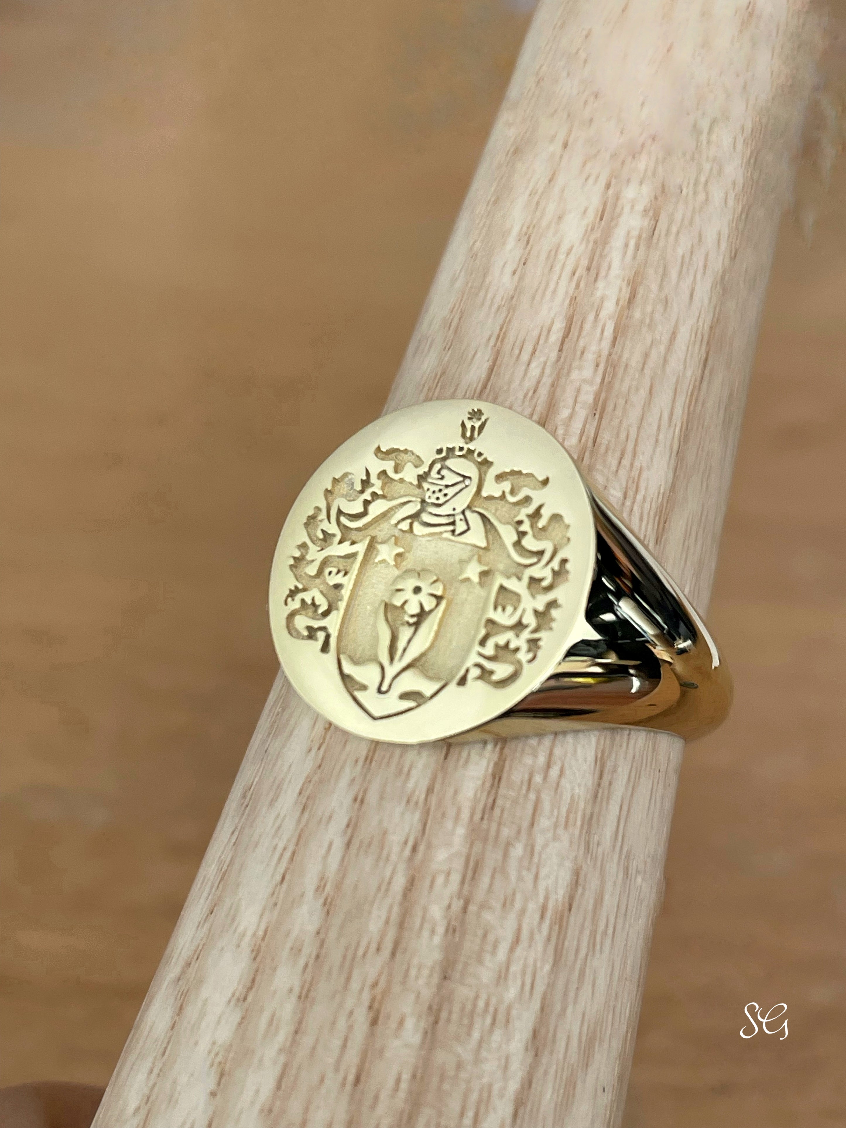 Gold Pinky Ring Mens, Gold Family Crest Signet Ring, Family Rings, Gold ...