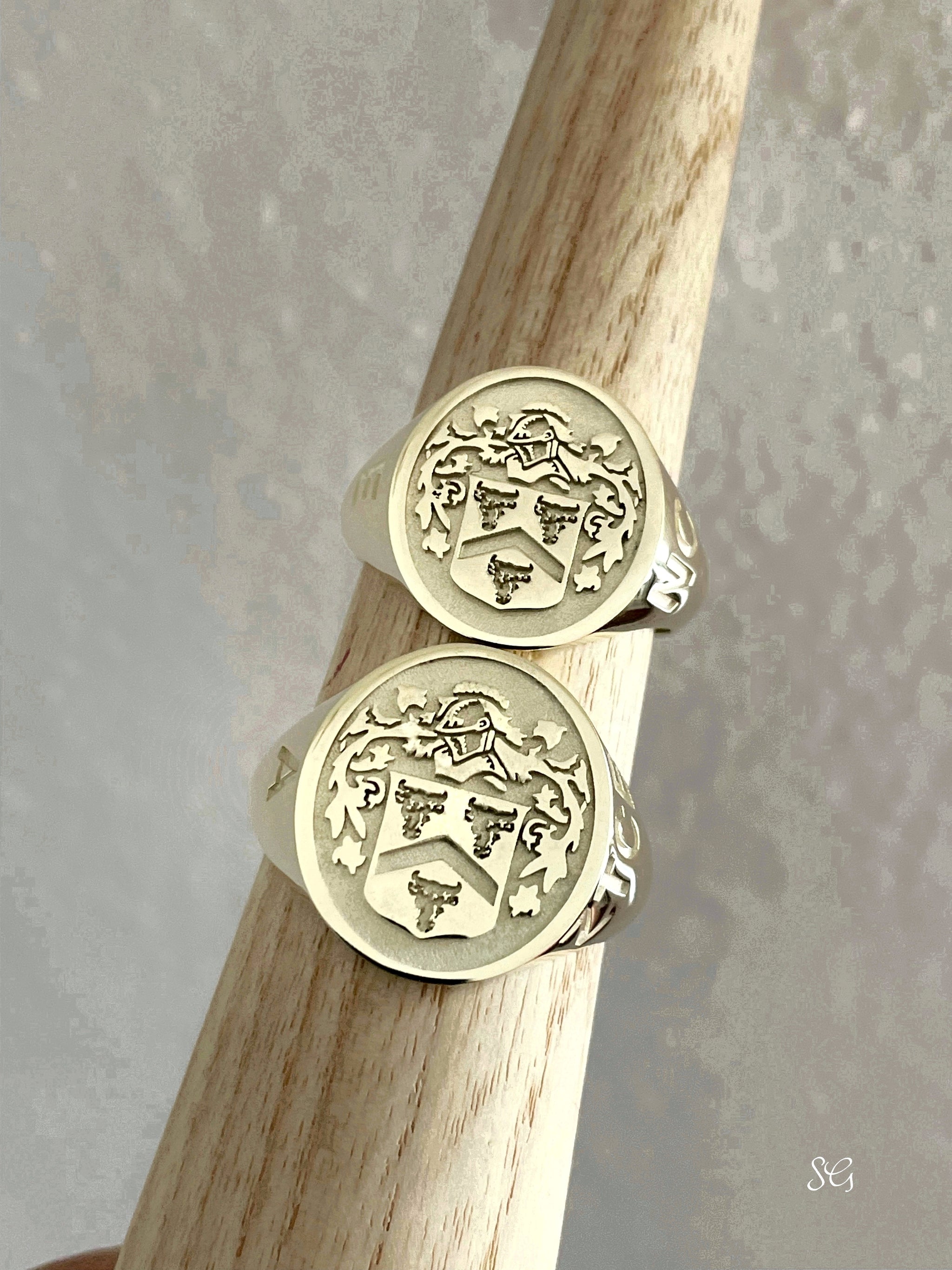 Gold Pinky Ring Mens, Gold Family Crest Signet Ring, Family Rings, Gold ...